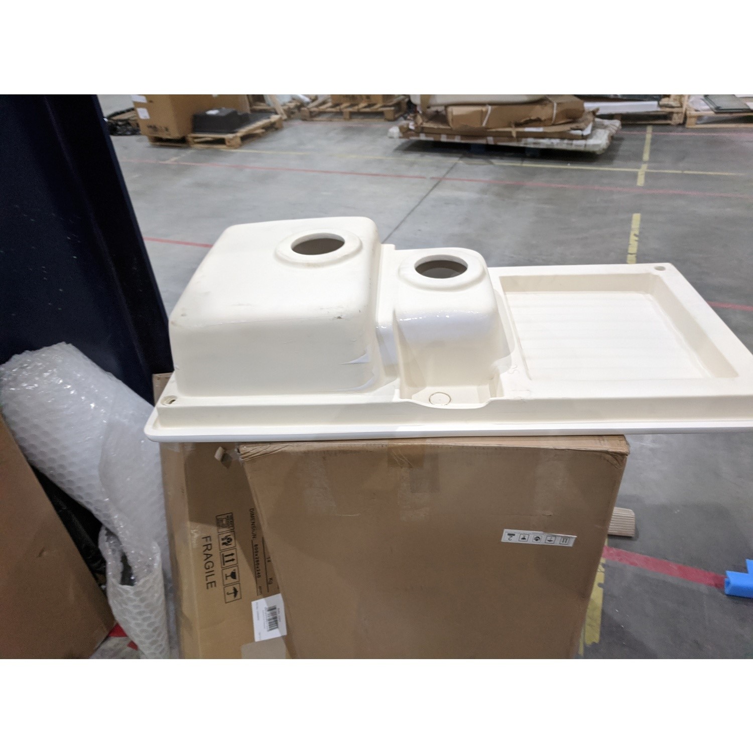 GRADE A2 - Alexandra 1.5 Bowl Inset White Ceramic Kitchen Sink with ...