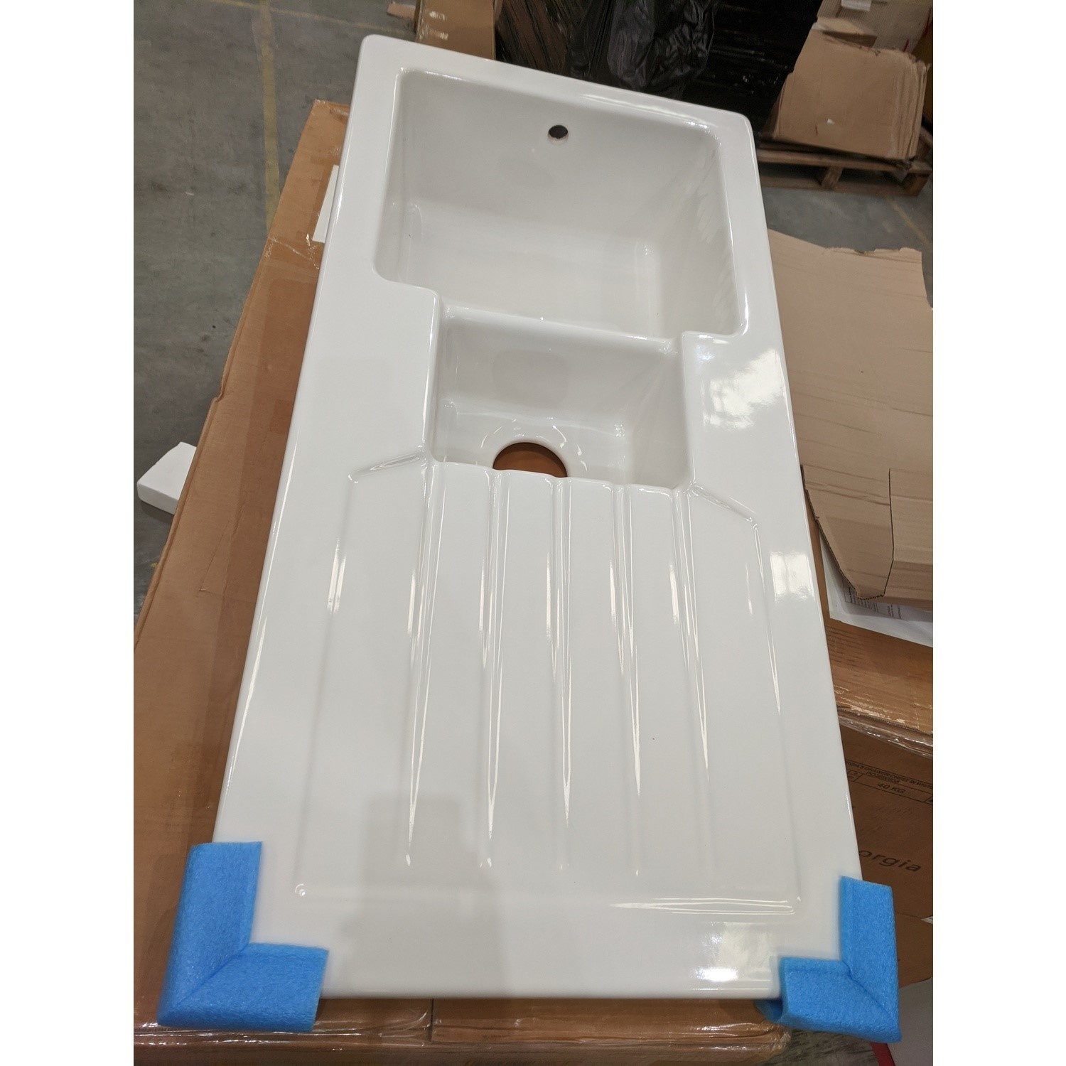 GRADE A2 - Alexandra 1.5 Bowl Inset White Ceramic Kitchen Sink with ...