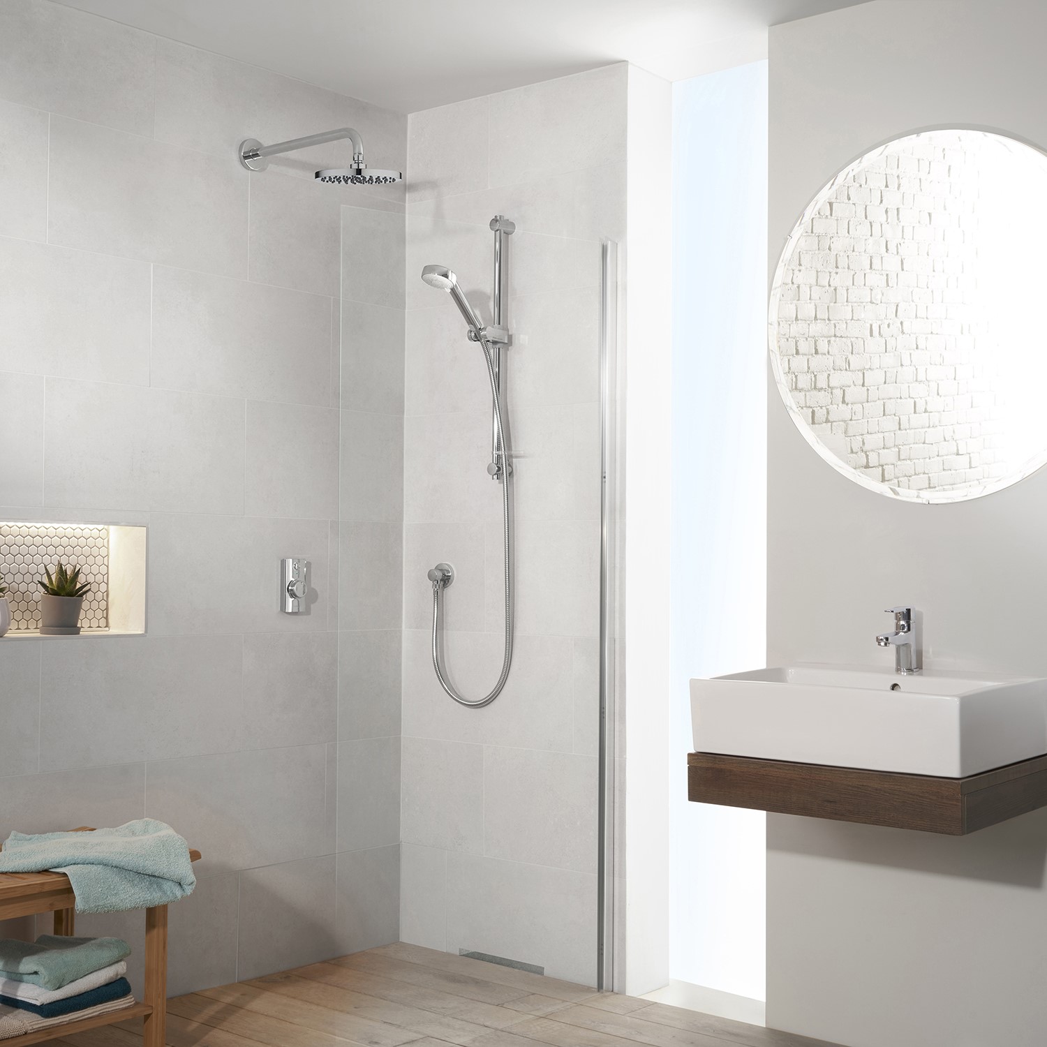 Aqualisa Visage Q Smart Digital Shower Concealed with Adjustable and ...